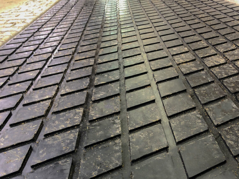 Agri-Diamond Rubber Flooring - Agri-Comfort